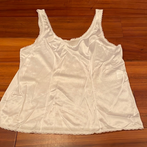 vassarette | Intimates & Sleepwear | Vassarette Camisole | Poshmark